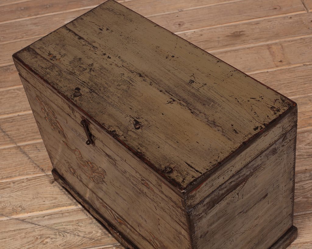 Grey High Lacquer Antique Storage Trunk – NookDeco
